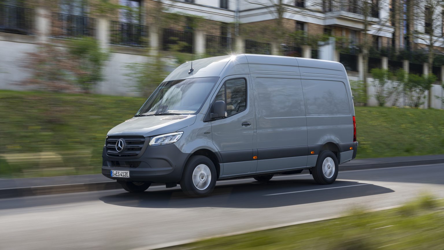 Mercedes E-Sprinter : le guide complet de ce fourgon électrique - Watèa